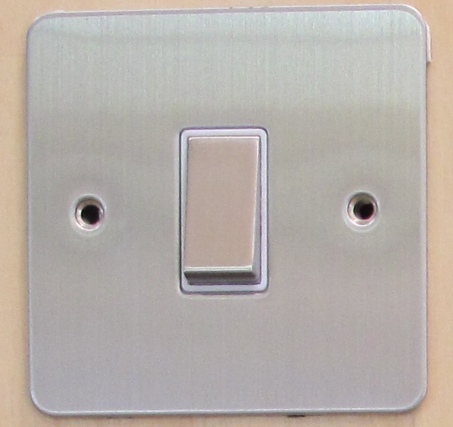 Electrical: 10A 1 Gang 2 Way Switch